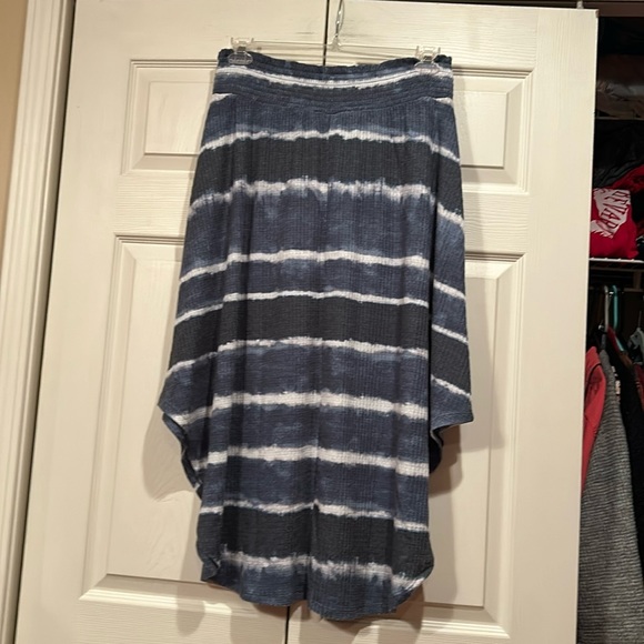 Cato | Skirts | Cato Large Variegated Blue Stripe Rounded Hem Skirt ...